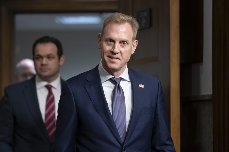 Presupuesto militar de EEUU se enfoca en China y no en muro