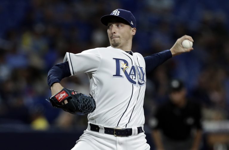 Snell brilla: Rays trituran a Diamondbacks