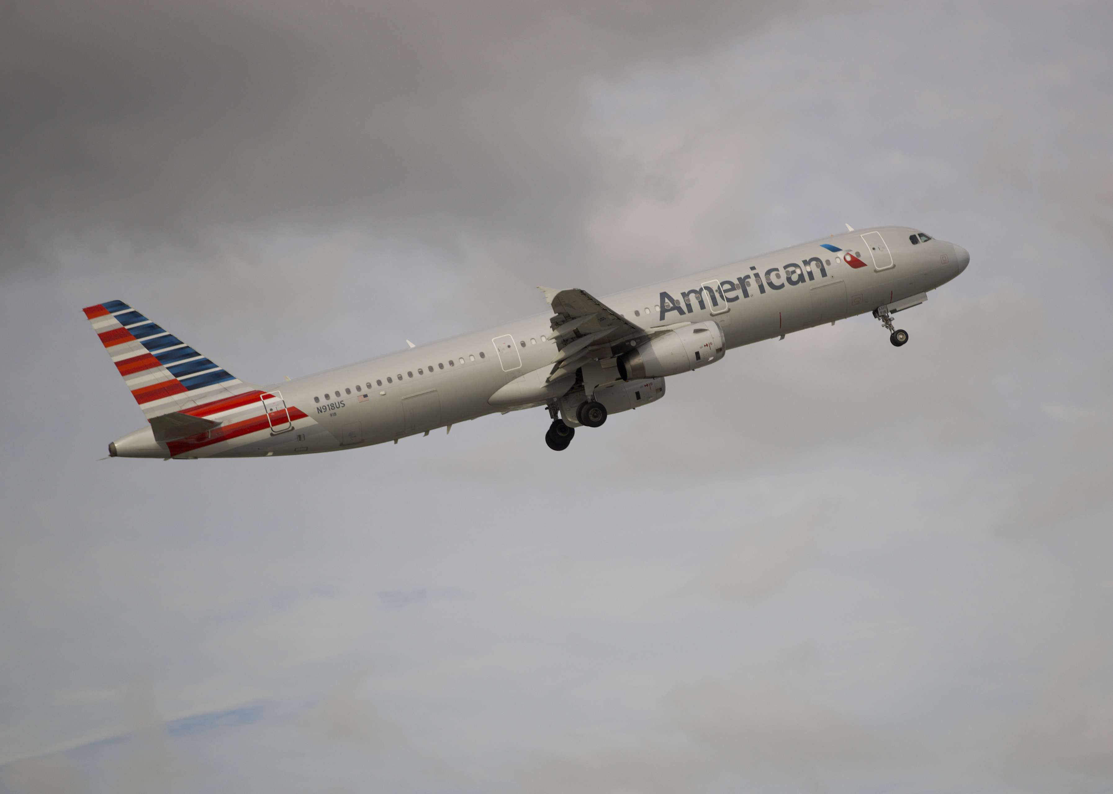 American Airlines comprará aviones de largo alcance a Airbus