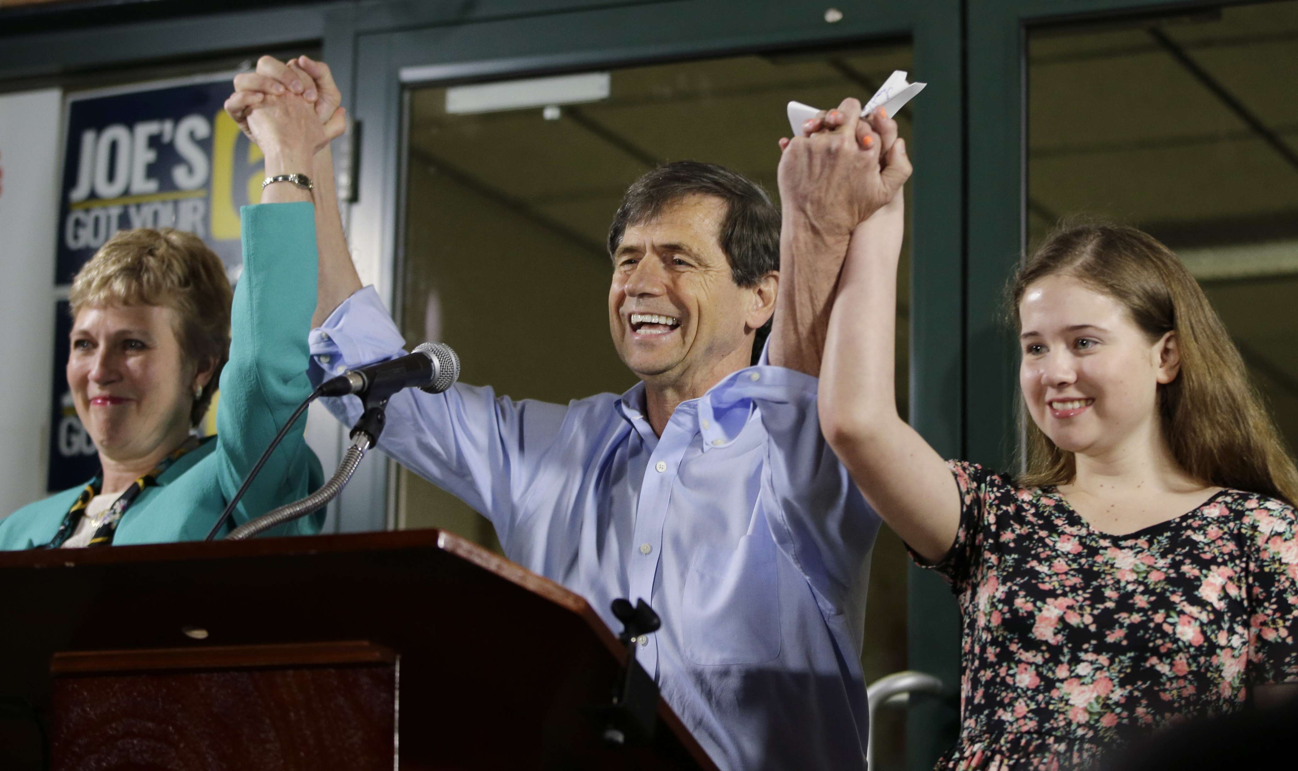 Joe Sestak lanza campaña por la nominación demócrata
