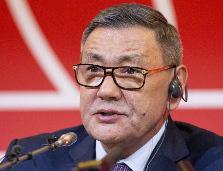 Rakhimov deja presidencia de la AIBA en medio de la polémica