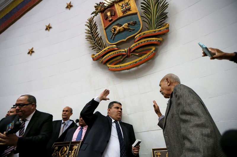Gobierno Venezuela se apodera de palacio legislativo, oposición reelige ...